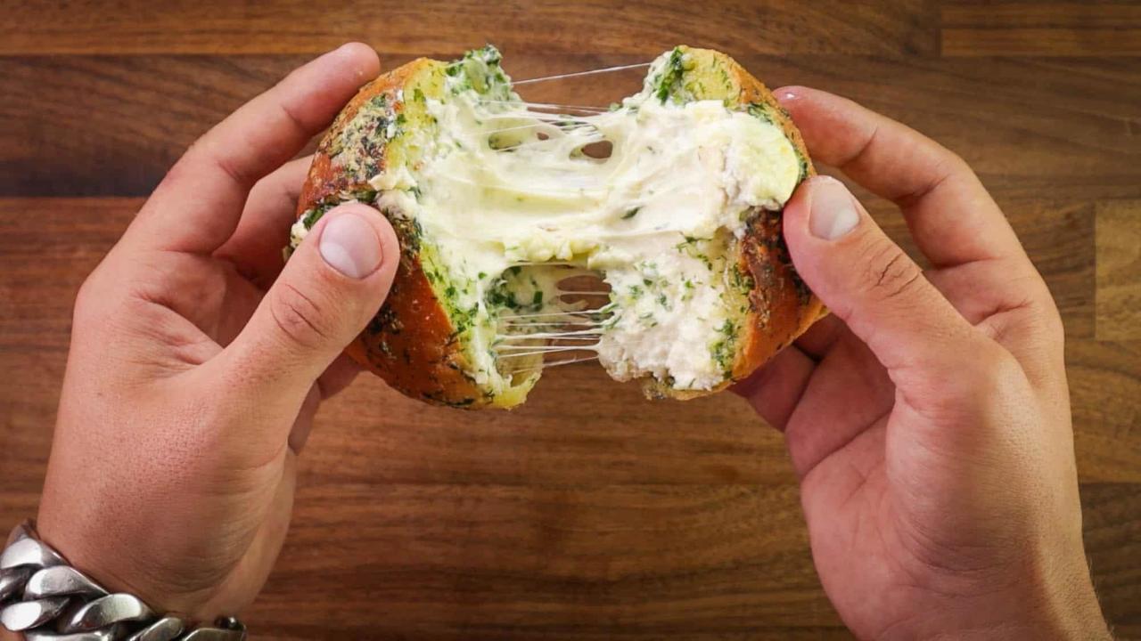 Korean Cream Cheese Garlic Bread Recipe - ChainBaker